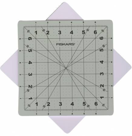 Fiskars 7" by 7" Rotating Cutting Mat