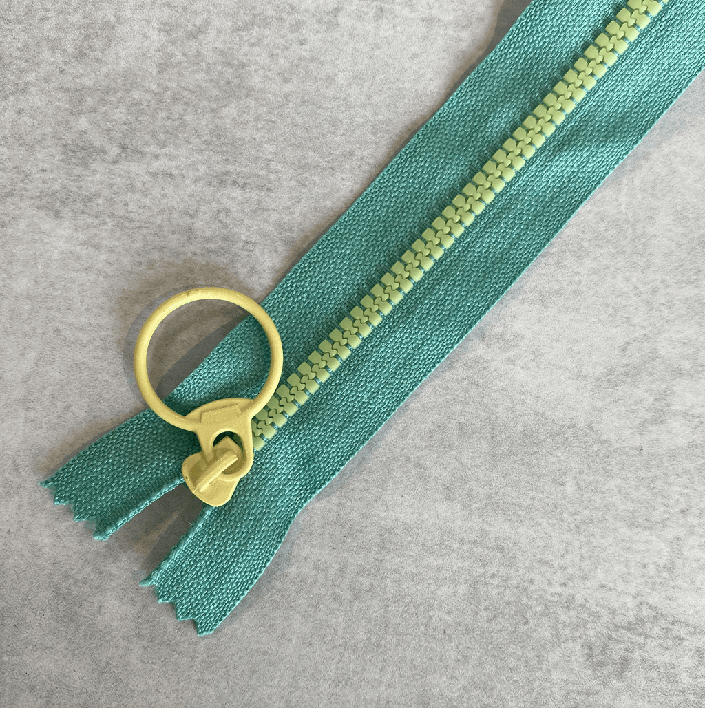 Circle Pull Zipper - 14"